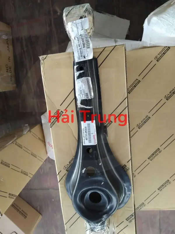 Bệ đỡ lò xo sau Toyota Innova chính hãng 48720-0K030